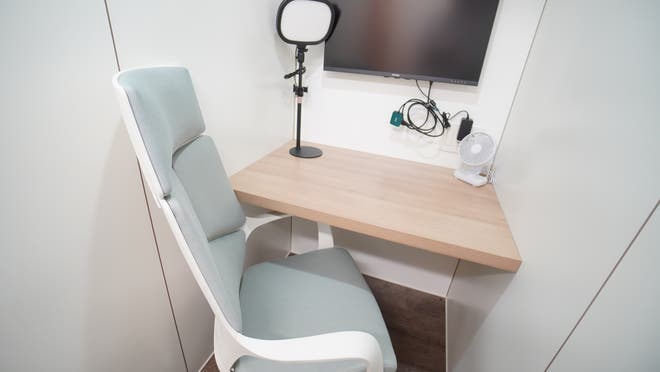 <ワークブース上野No.6>駅近🚃完全個室💼光回線Wi-Fi📶モニター🖥テレワーク/ZOOM/面接/自習の写真4