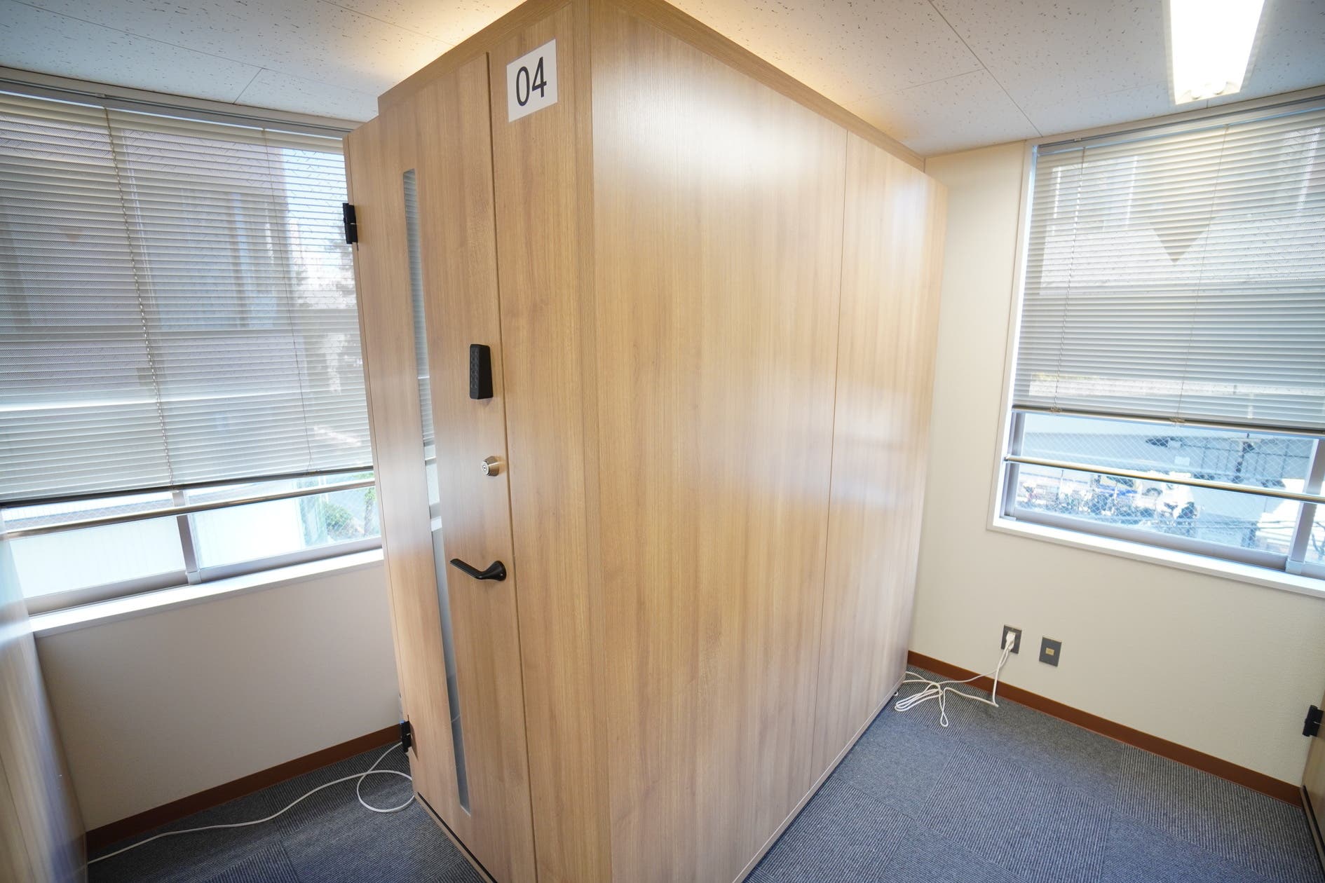 ＜ワークブース上野No.6＞駅近🚃完全個室💼光回線Wi-Fi📶モニター🖥テレワーク/ZOOM/面接/自習の写真8