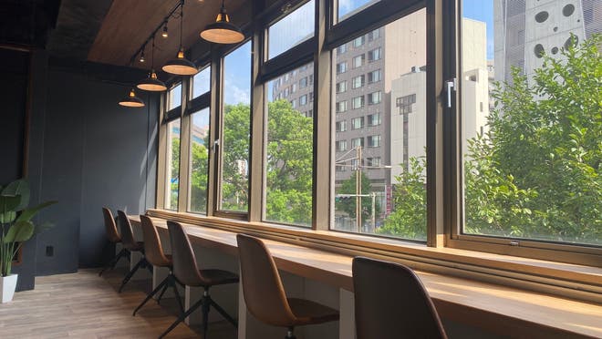 【鶴見駅1分】コワーキングスペース・学習室・自習室・個室ブースありの写真1