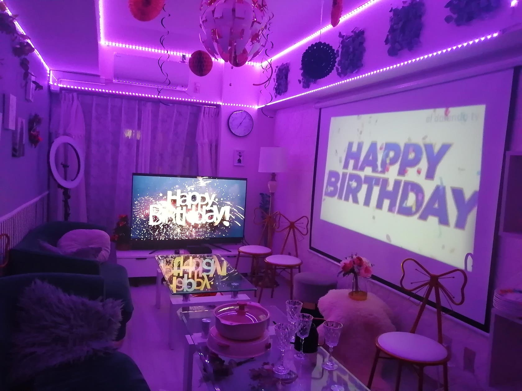 推し活最適オシャレなネオン空間🎈100インチプロジェクター📺駅2分✨🎉撮影📷デート🍷動画視聴✨の写真6