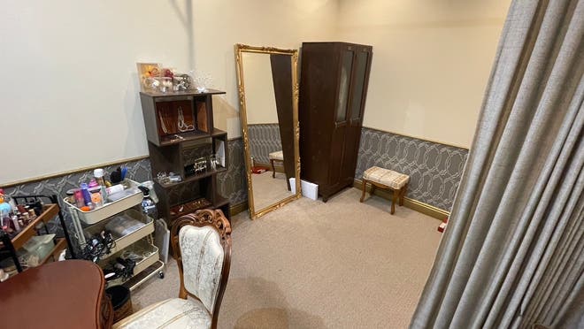 小田急江ノ島線 片瀬江ノ島駅 / 湘南の海目の前のメイクルーム 海での撮影準備に お着替え、ヘアメイクスペース の写真1