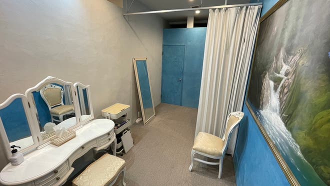 小田急江ノ島線 片瀬江ノ島駅 / 湘南の海目の前のメイクルーム 海での撮影準備に お着替え、ヘアメイクスペース の写真3