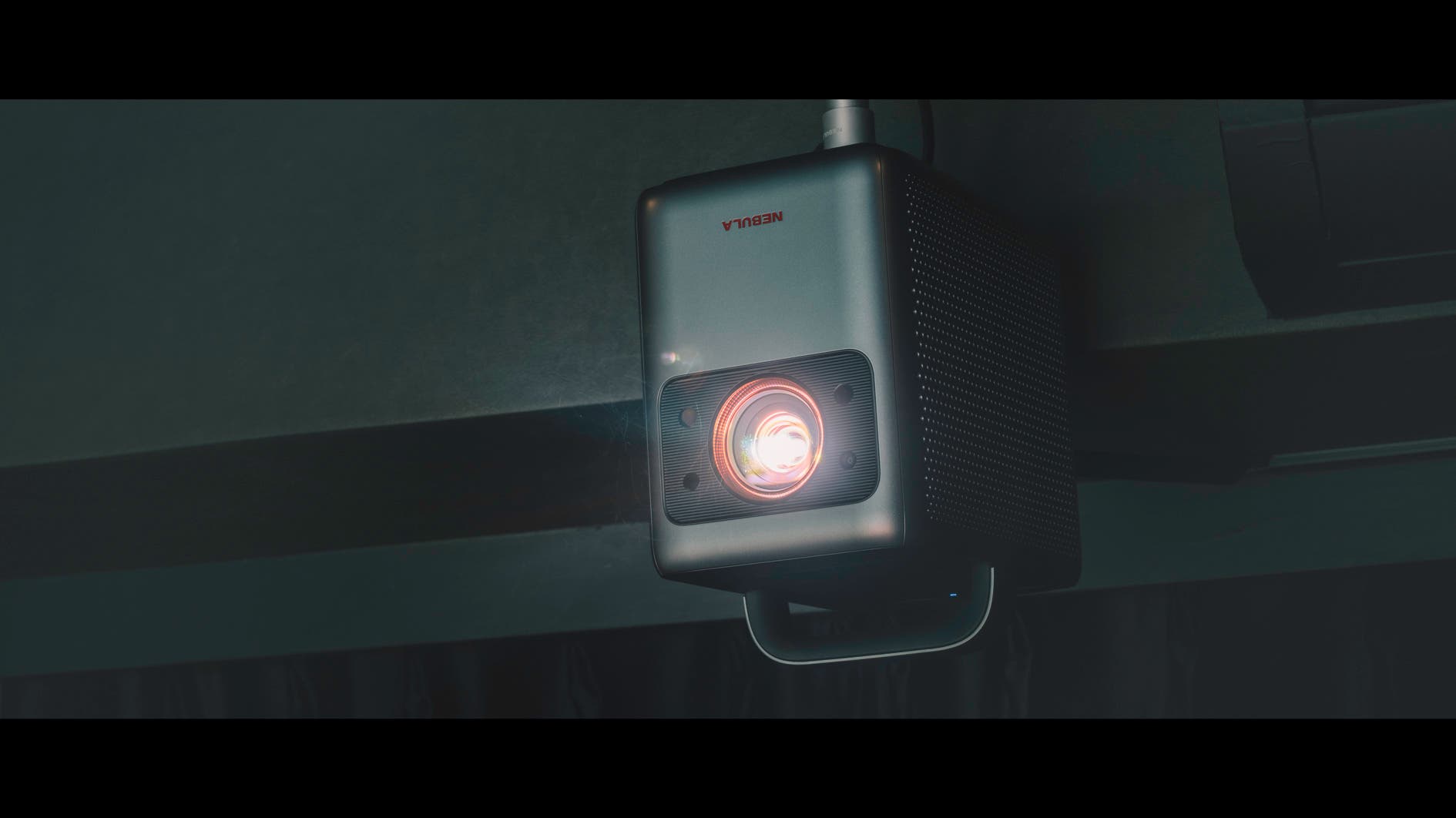 📹Nebula Cosmos Laser 4K [プロジェクター]の画像1