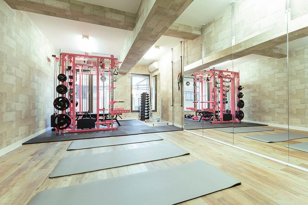 【谷町六丁目駅徒歩2分】谷町最安値当日予約可能の個室レンタルフィットネスジム！パーソナル、ピラティス可能！の写真1