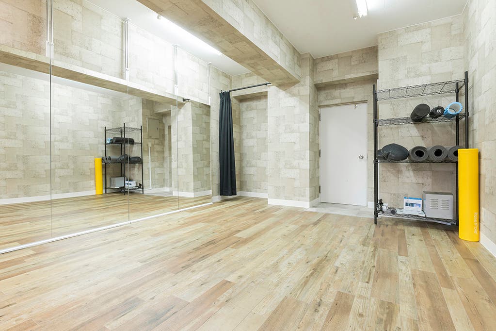 【谷町六丁目駅徒歩2分】谷町最安値当日予約可能の個室レンタルフィットネスジム！パーソナル、ピラティス可能！の写真2