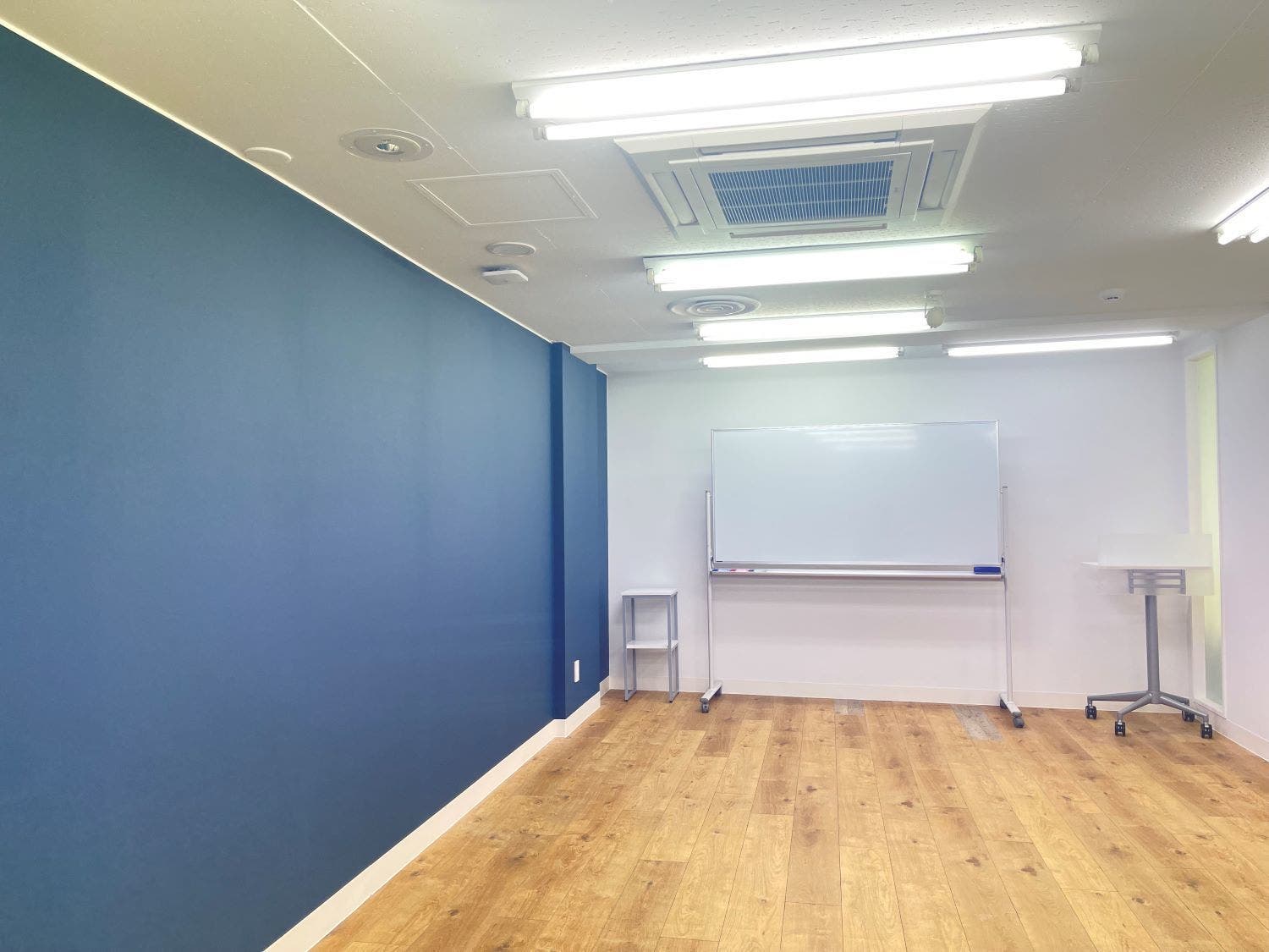 【404】渋谷駅🚃飲食持ち込み可🍱完全個室・最大20名・最短2時間～✨さわやかな設えの写真2