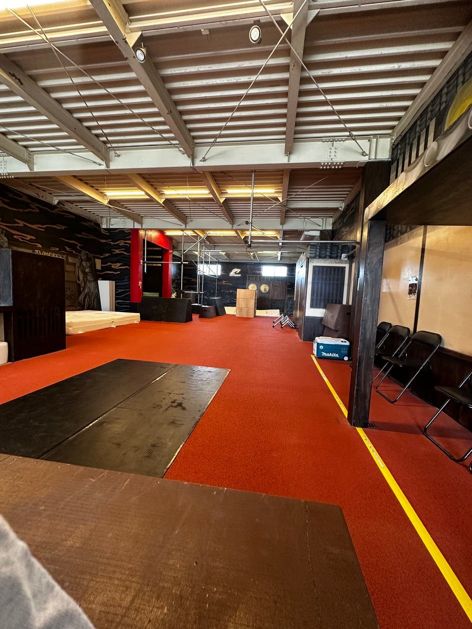 京都唯一のパルクールジムを貸切。スポンジプール・レール・鉄棒・ボックスあり！撮影・練習・体操教室にご利用いただけますの写真6