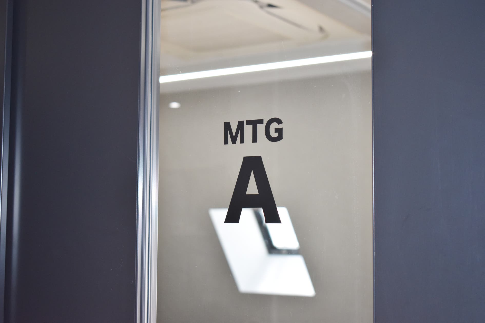 【¥1,000/1h｜工事期間限定】上野駅すぐ・モニターあり　6名会議室Aの写真13