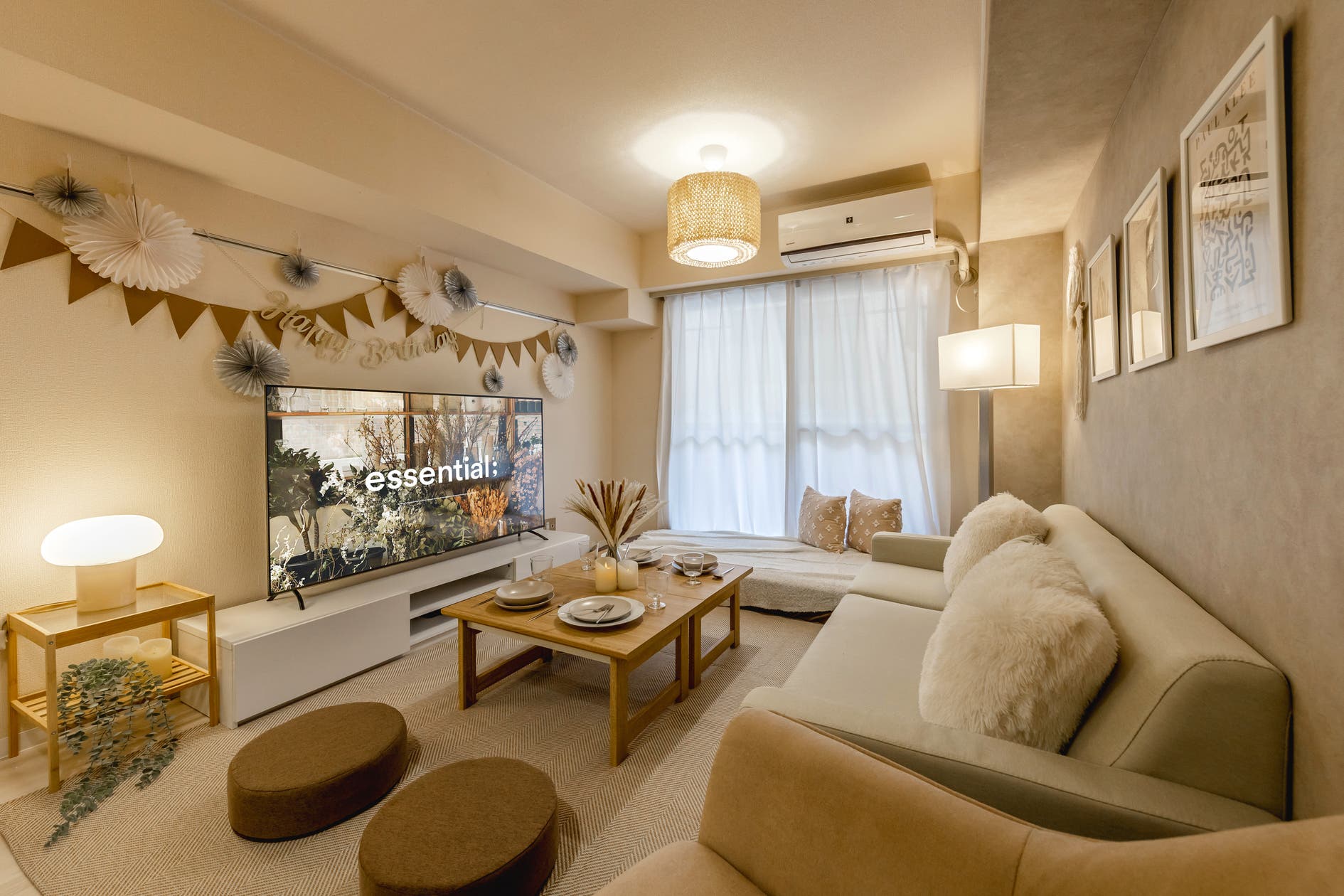 12月OPEN🏆ベストホスト🏆駅3分/65㌅大画面TV/Netflix等視聴可/大人気ゲーム機＆ボドゲ/推し会/女子会/ママ会の写真1