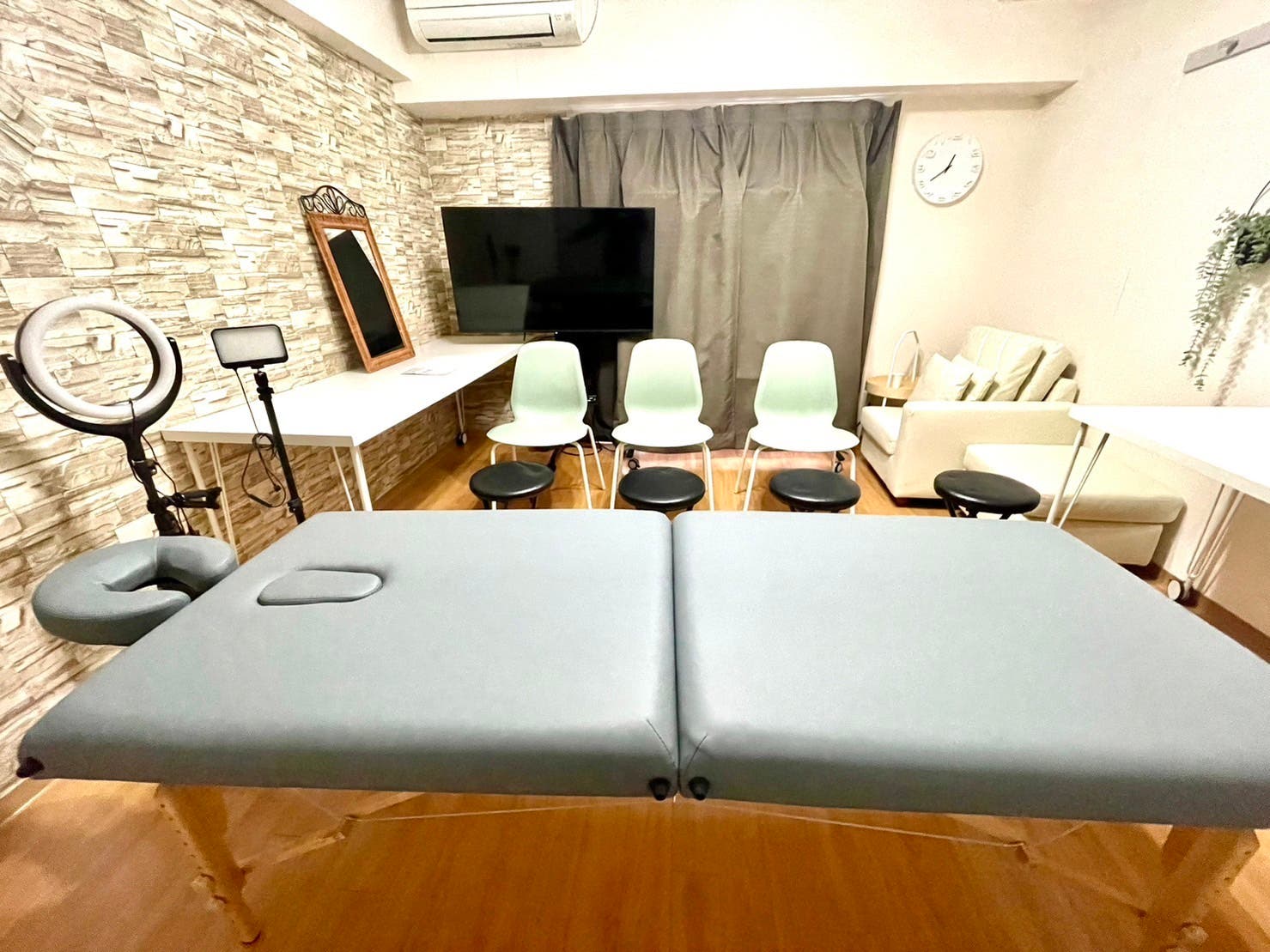 【四条駅・烏丸駅3分】最大6名/高速Wifi/最大100㌅プロジェクター/50㌅大型TV/飲食OK/セミナー・リモートに最適！の写真14