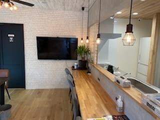 岡谷駅１分半、56㎡空間を最大20名様可能！駐車場5台まで無料！２Fと１Fジャグジー付バスルーム新設、デート、料理教室などぜひ！の写真9