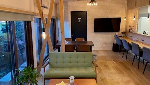 岡谷駅1分半、56㎡空間を最大20名様可能!駐車場5台まで無料!2Fと1Fジャグジー付バスルーム新設、デート、料理教室などぜひ!の写真2