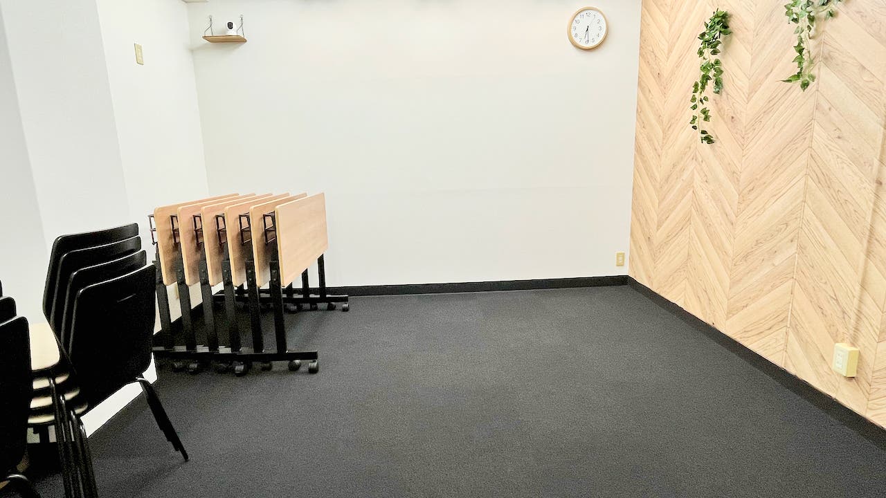 水道橋駅1分｜土足OK｜トイレはお部屋外｜43型モニター｜Wi-Fi｜12人着席｜ボドゲ｜着替え｜姿見の写真9