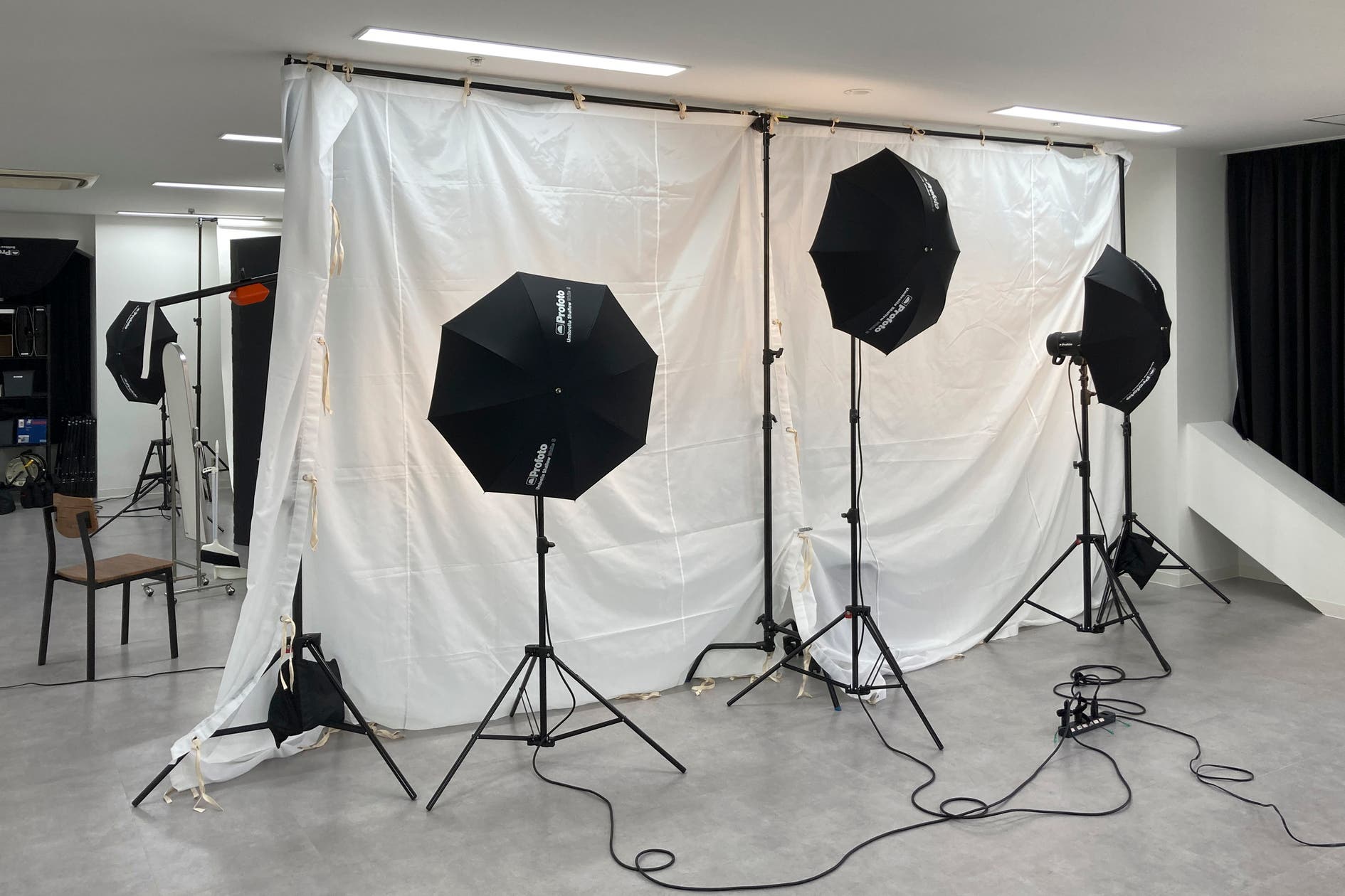 STUDIO－Ａ｜博多駅徒歩７分。白を基調としたプレーンな空間で、本格的な撮影機材を利用し幅広い撮影が可能です。の写真7