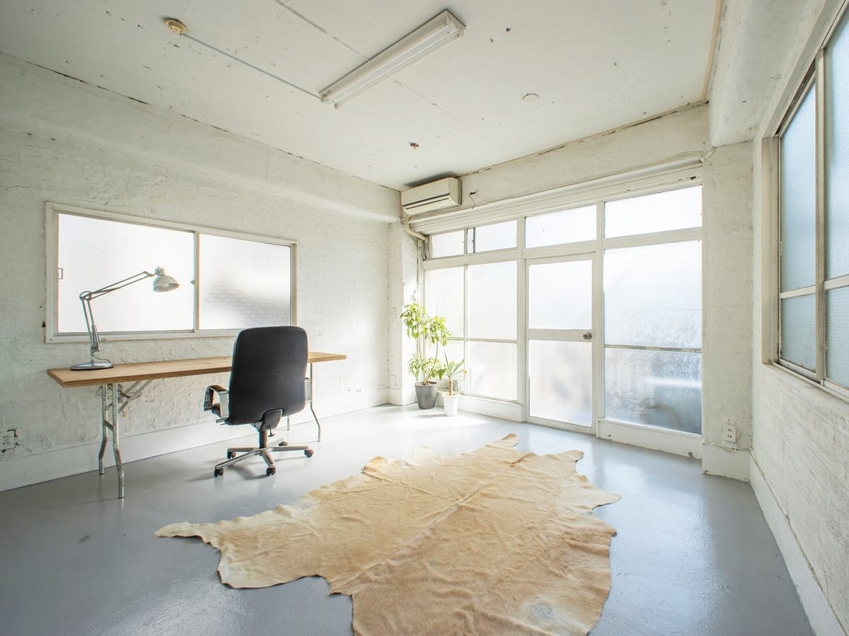 目黒 五反田 不動前 白ペンキ仕上げ  大判ペルシャ絨毯 格安プランあり　ハウススタジオの写真8