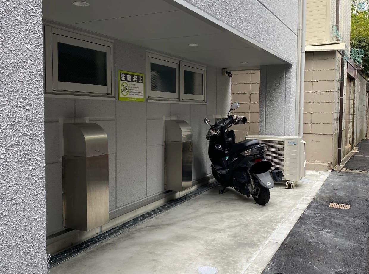 天井高6.5ｍ・約74㎡・一面鏡張り・Pole・Aerial設備併設のレンタルスタジオの写真12