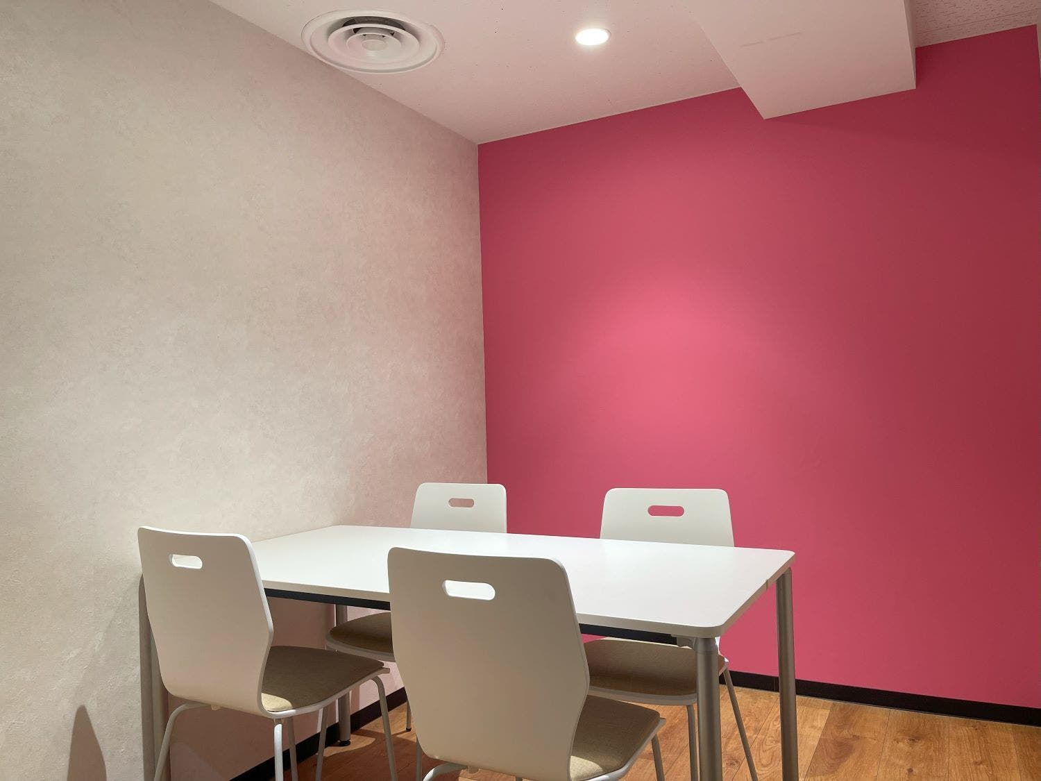 【401】渋谷駅・宇田川町・完全個室・4名部屋・飲食持ち込み可🍱最短1時間～　※エアコンなしの写真1