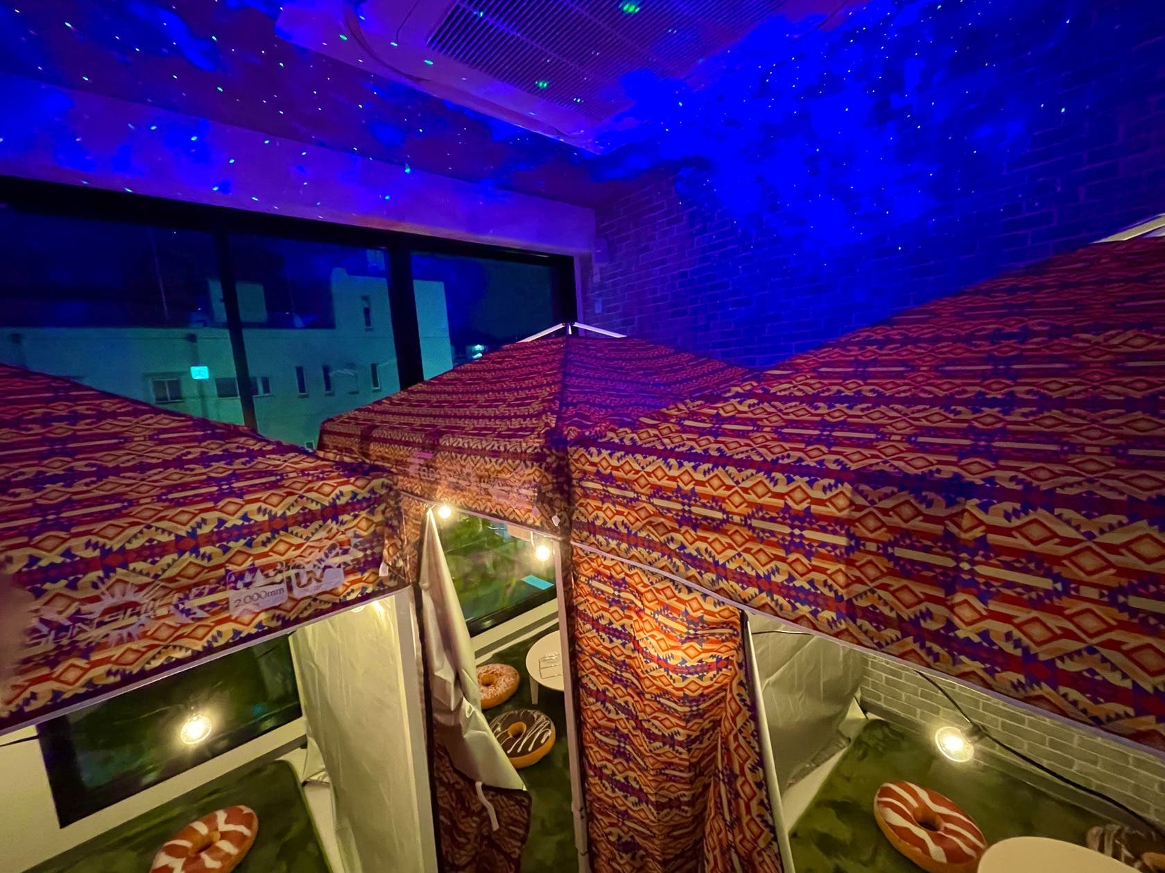 テントを張ったグランピングに天井はプラネタリウム空間！女子会・ママ会・パーティーに最適！の写真2