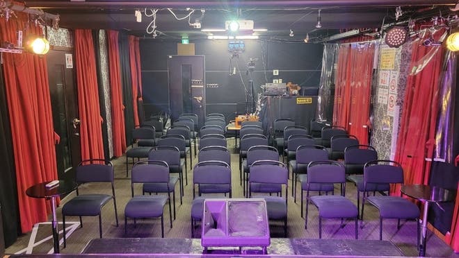 カラオケ、バンド、飲み会、スポーツ鑑賞会等あらゆるイベントに対応したイベントスペースです♪の写真2