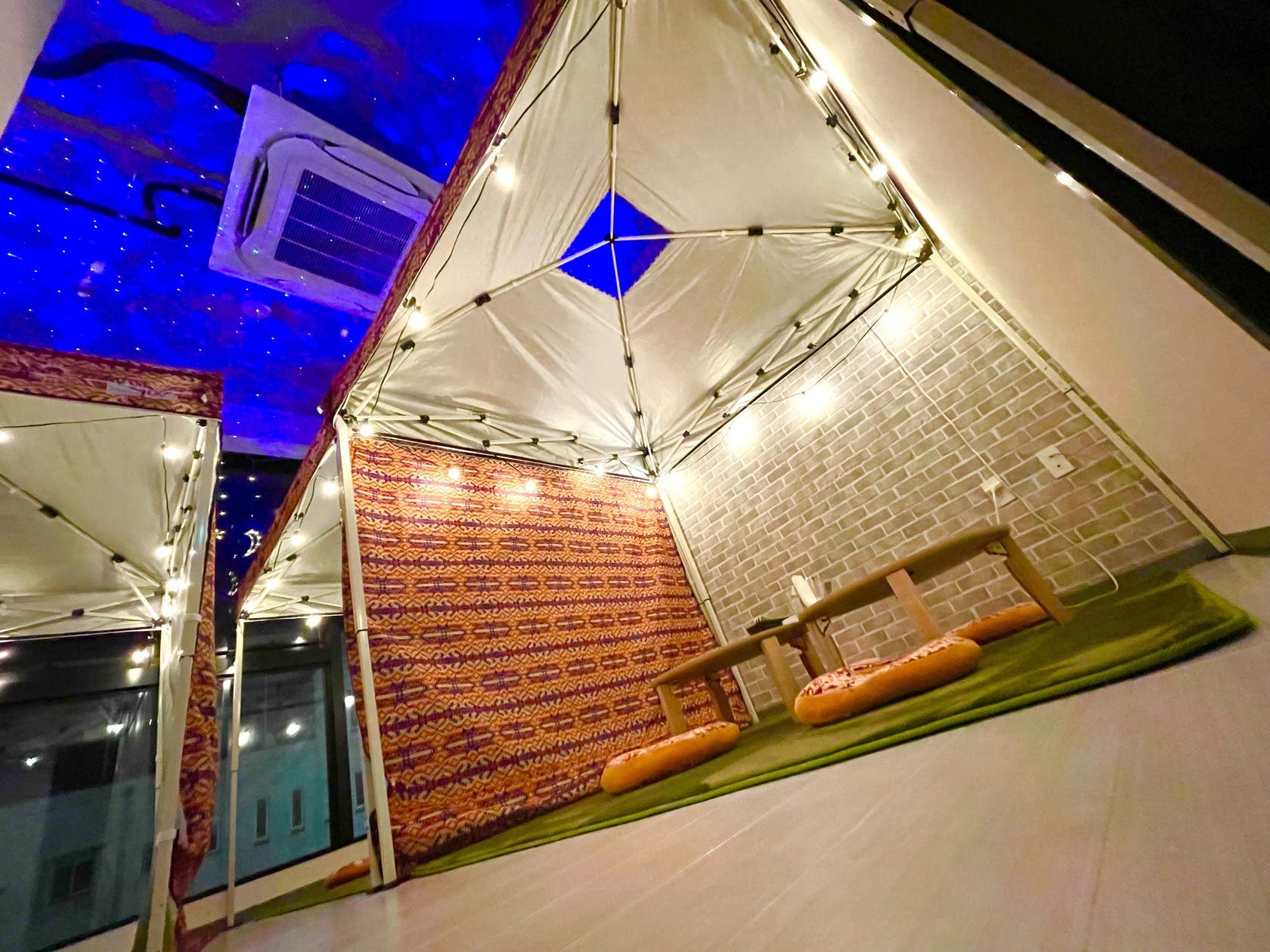 テントを張ったグランピングに天井はプラネタリウム空間！女子会・ママ会・パーティーに最適！の写真3