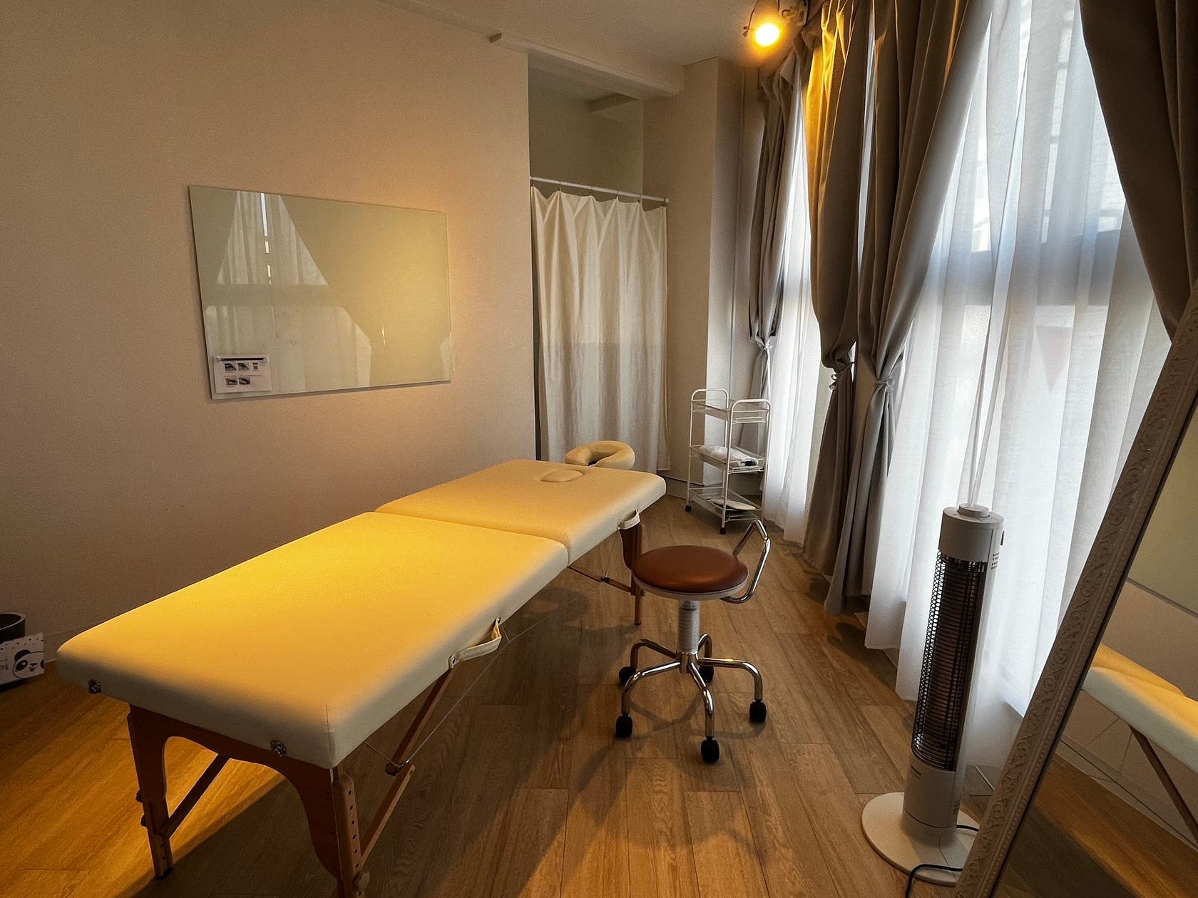 国立駅3分レンタルサロン【reimei Kunitachi】エステ、ヨガ、マッサージ、ネイル、写真撮影、リモートワークなどに！の写真5