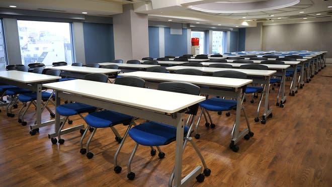 新大阪・西中島エリア会議室【WiFi・プロジェクター・マイク無料 60人以上収容可能】の写真1