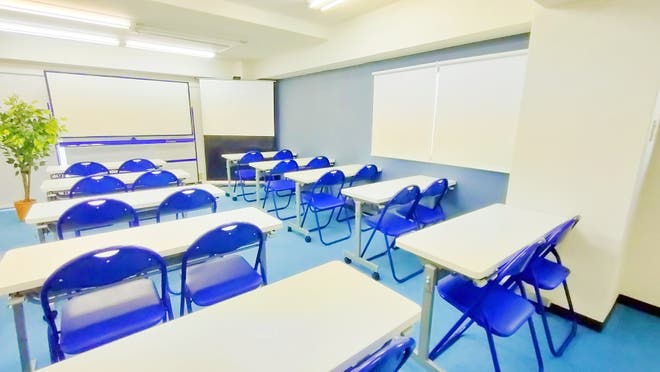 〈JOY博多3〉新規OPEN!【博多駅5分/定員20名】無料光Wi-Fi/大型ホワイトボード/プロジェクター&スクリーンの写真1