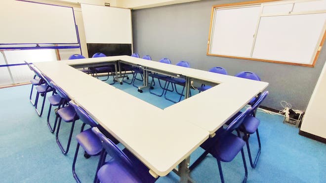 〈JOY博多3〉新規OPEN!【博多駅5分/定員20名】無料光Wi-Fi/大型ホワイトボード/プロジェクター&スクリーンの写真2