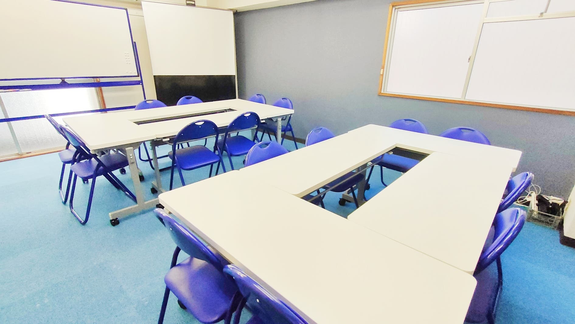 〈JOY博多3〉新規OPEN!【博多駅5分/定員20名】無料光Wi-Fi/大型ホワイトボード/プロジェクター&スクリーンの写真5