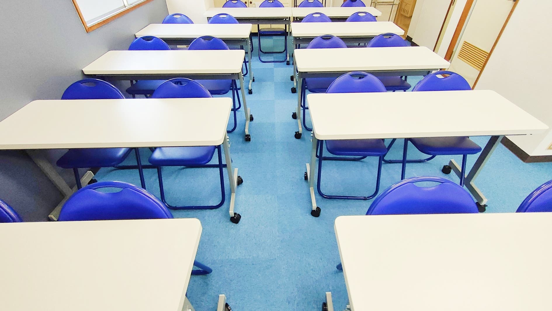 〈JOY博多3〉新規OPEN!【博多駅5分/定員20名】無料光Wi-Fi/大型ホワイトボード/プロジェクター&スクリーンの写真8