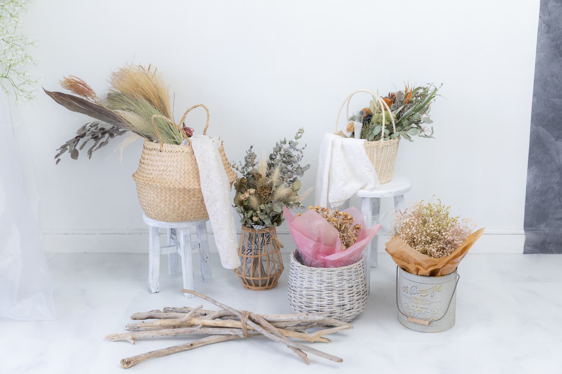 【花溢れる白の世界】大型ドライフラワー・かすみ草｜天蓋ベッド｜猫足バスタブ｜階段｜撮影機材無料の写真22