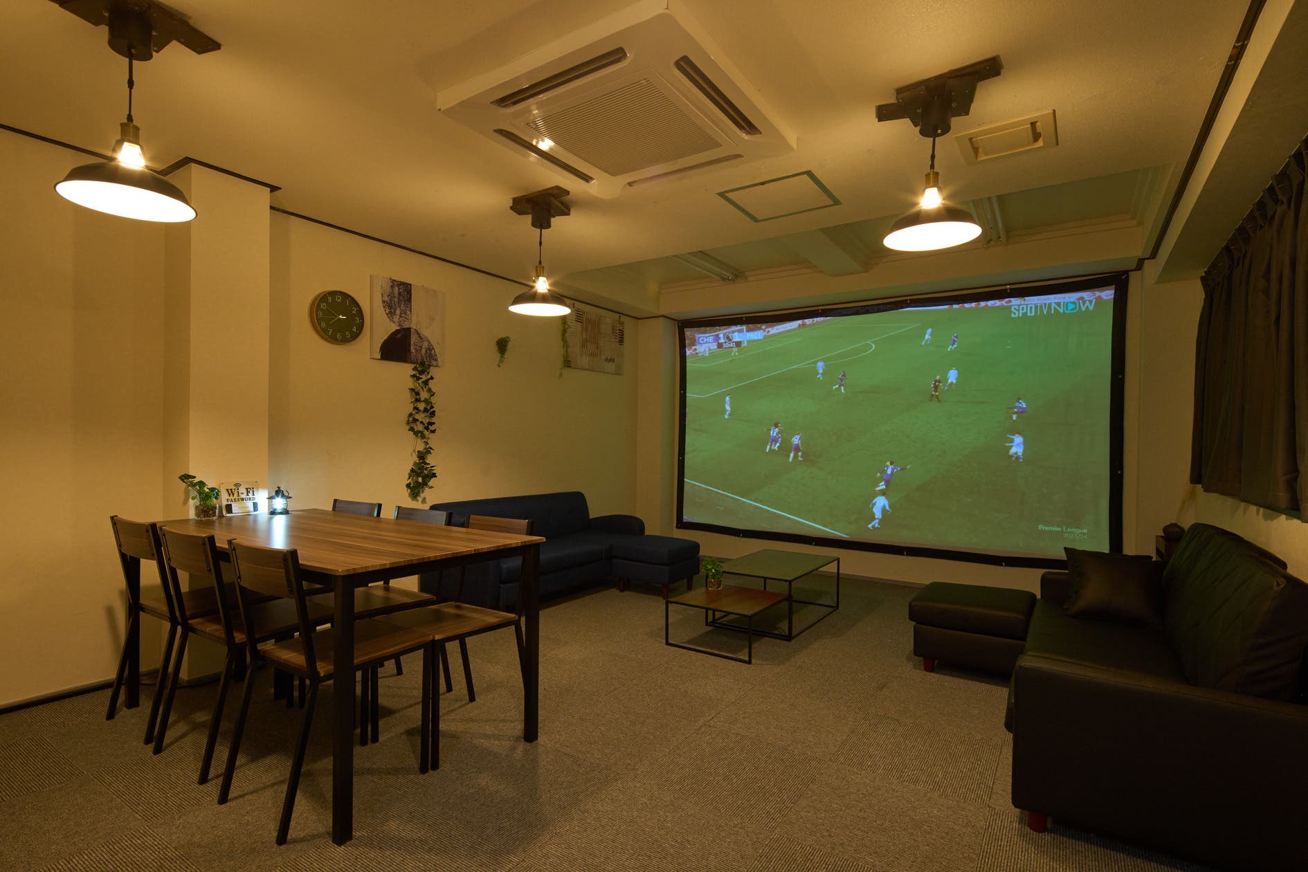 【20名収容】平塚駅西口徒歩5分！ 特大スクリーン有！贅沢な空間で特別な一日を：湘南エリアのレンタルスペース！の写真9