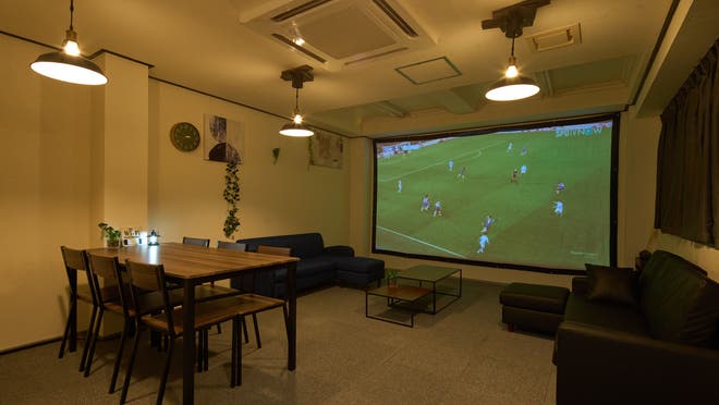 【20名収容】平塚駅西口徒歩5分! 特大スクリーン有!贅沢な空間で特別な一日を:湘南エリアのレンタルスペース!の写真9