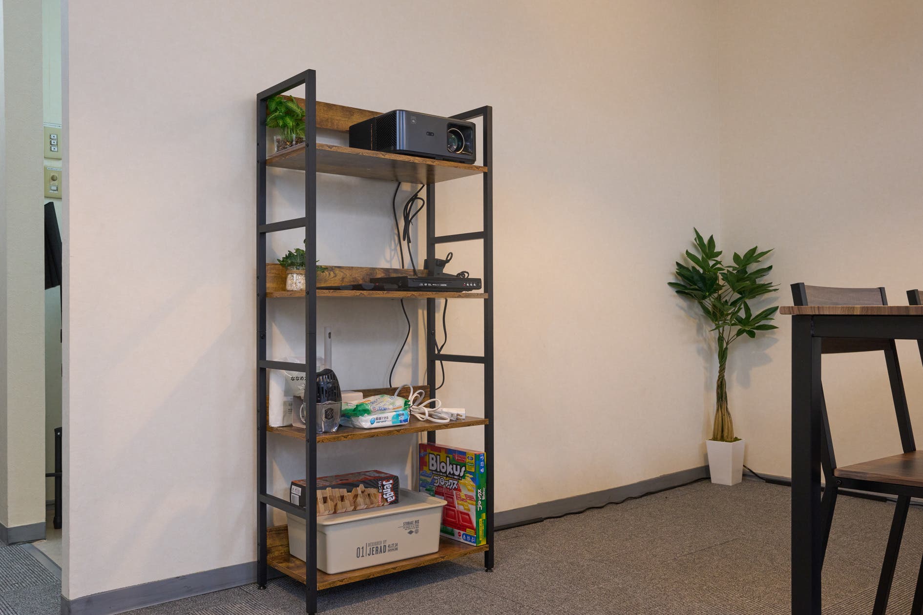 【20名収容】平塚駅西口徒歩5分！ 特大スクリーン有！贅沢な空間で特別な一日を：湘南エリアのレンタルスペース！の写真14