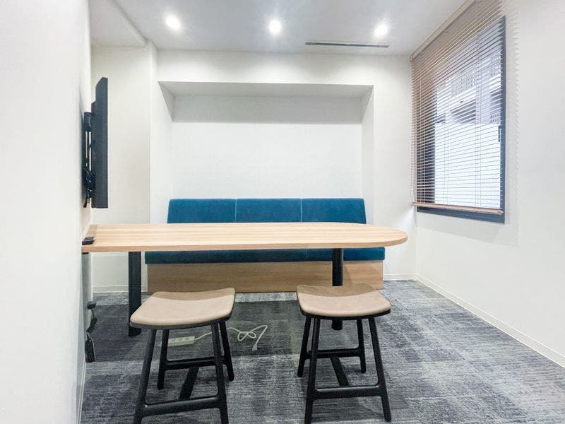 【高田馬場駅徒歩3分】モニター・高速Wi-Fi完備🌼5名会議室✨オープンラウンジ併設で来客対応にも◎の写真5