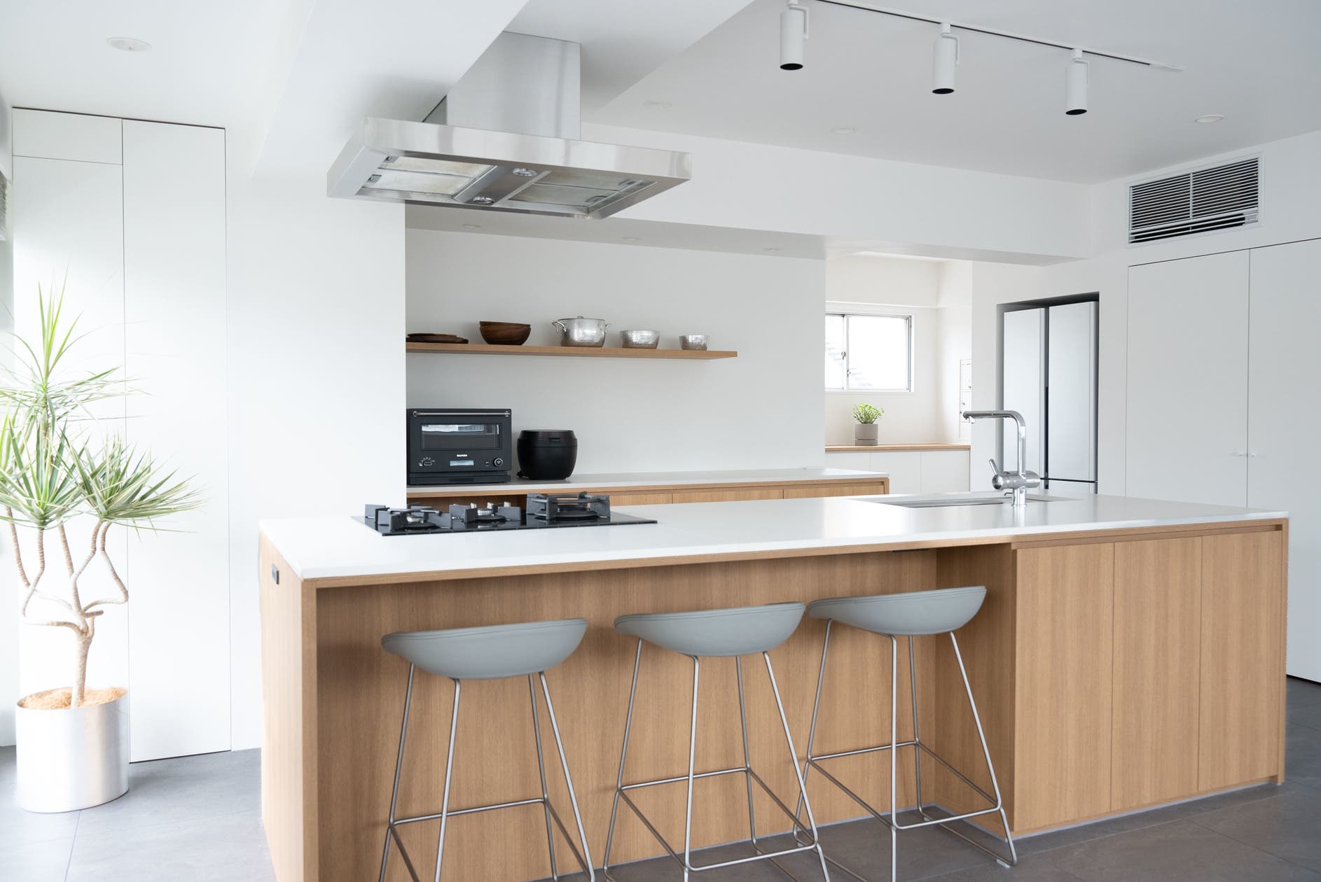 【表参道駅徒歩3分】アイランドキッチン完備 自然光溢れる撮影スタジオの写真7