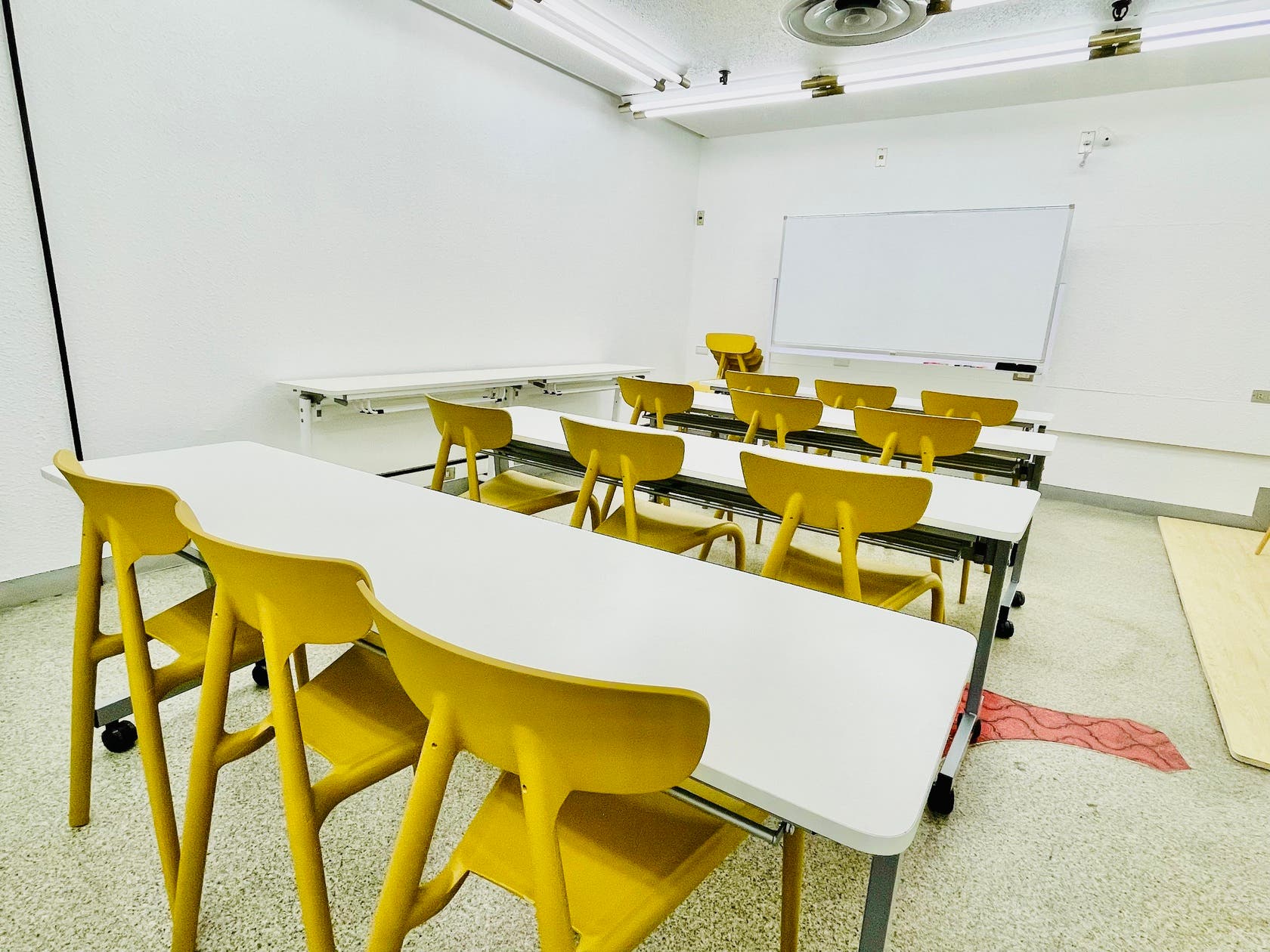 ＜レンタルスペース茨木市駅前＞駅直結施設内🏬Wi-Fi📶プロジェクター🎥会議/セミナー/商談/テレワークの写真4