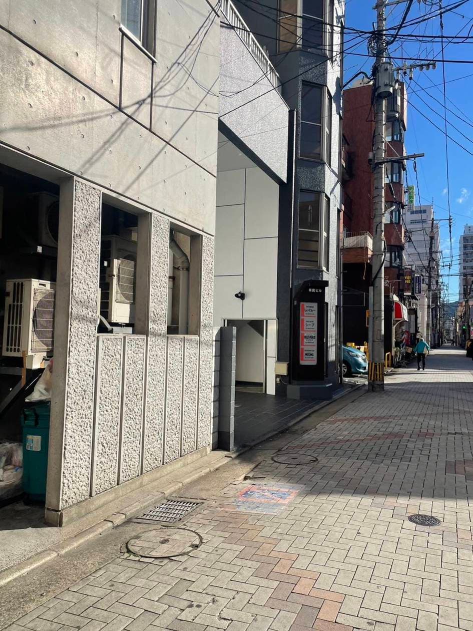 小倉駅から徒歩4分！12名着席可能でテレワークに最適な綺麗なレンタル会議室の写真17