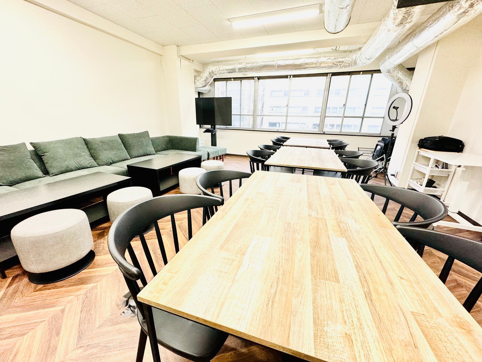 JR大阪駅6分❗️西梅田エリア✨エレベーター有🛗最大22人👩‍👩‍👧‍👧飲食自由！懇親会🍷ビジネス利用♪デリバリーの写真5