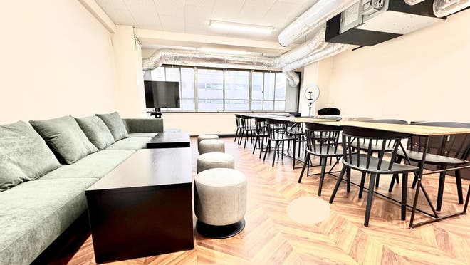 JR大阪駅6分❗️西梅田エリア✨エレベーター有🛗最大22人👩👩👧👧飲食自由!懇親会🍷ビジネス利用♪デリバリーの写真1