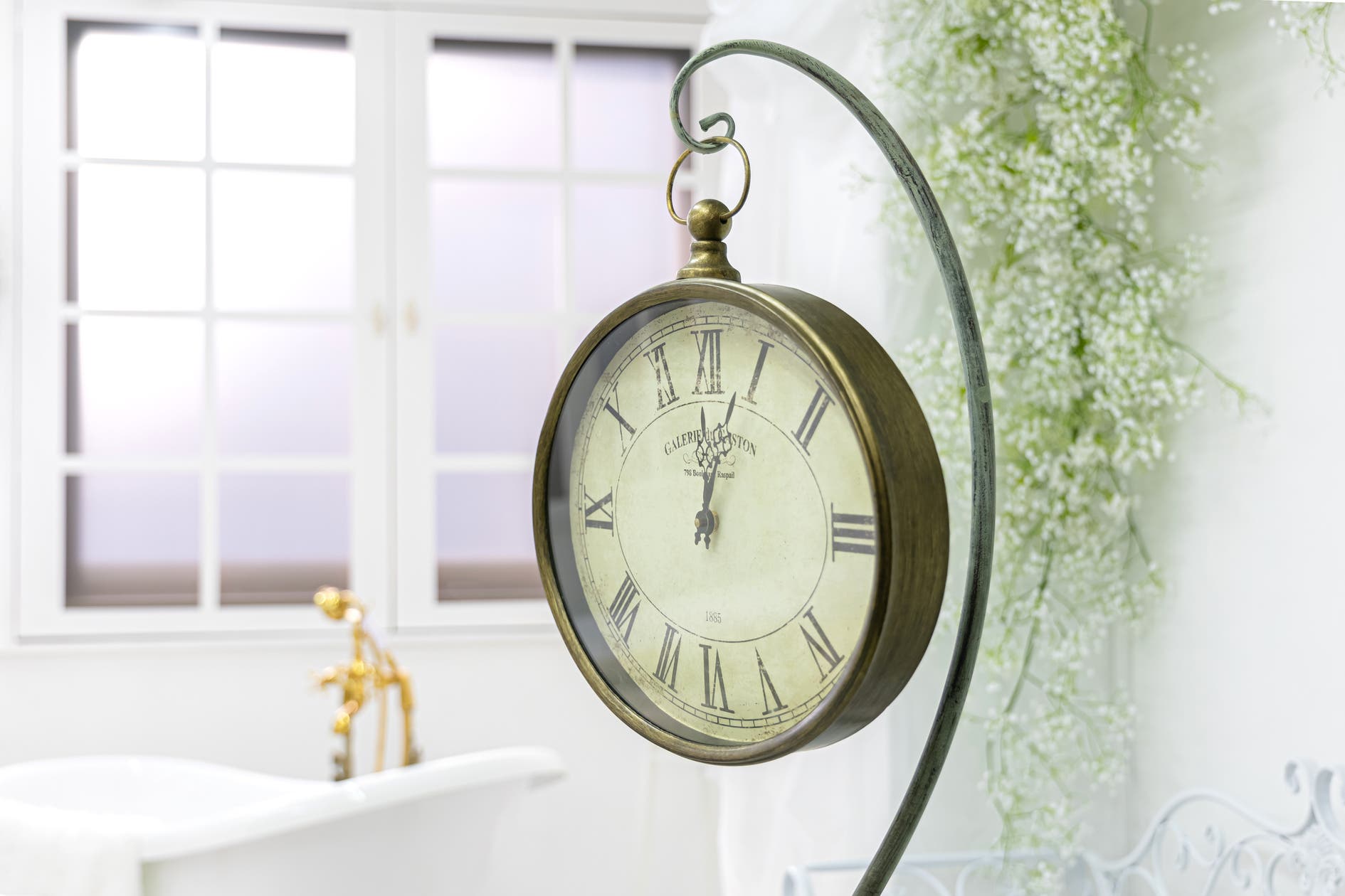 【花溢れる白の世界】大型ドライフラワー・かすみ草｜天蓋ベッド｜猫足バスタブ｜階段｜撮影機材無料の写真7