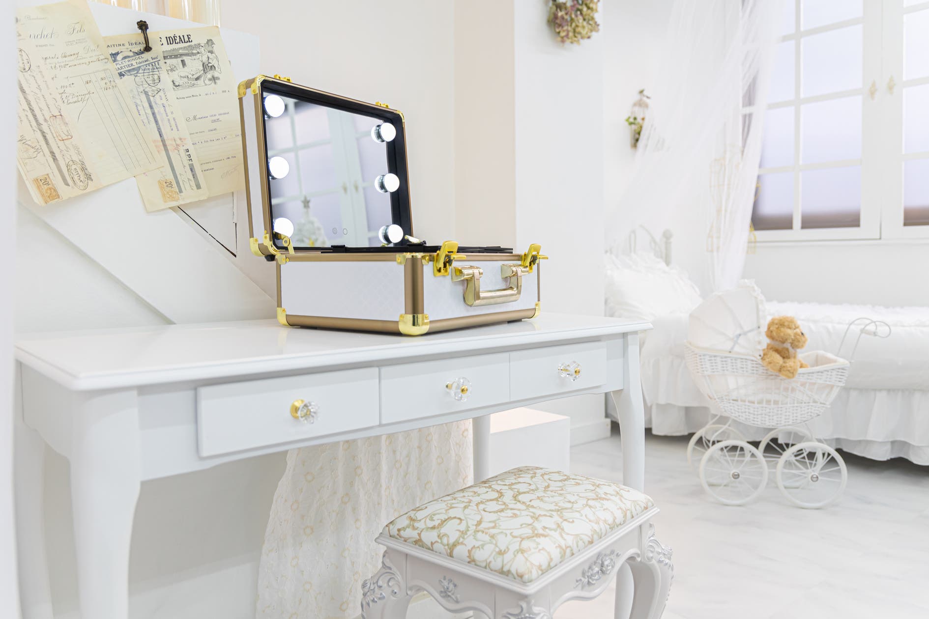 【花溢れる白の世界】大型ドライフラワー・かすみ草｜天蓋ベッド｜猫足バスタブ｜階段｜撮影機材無料の写真12