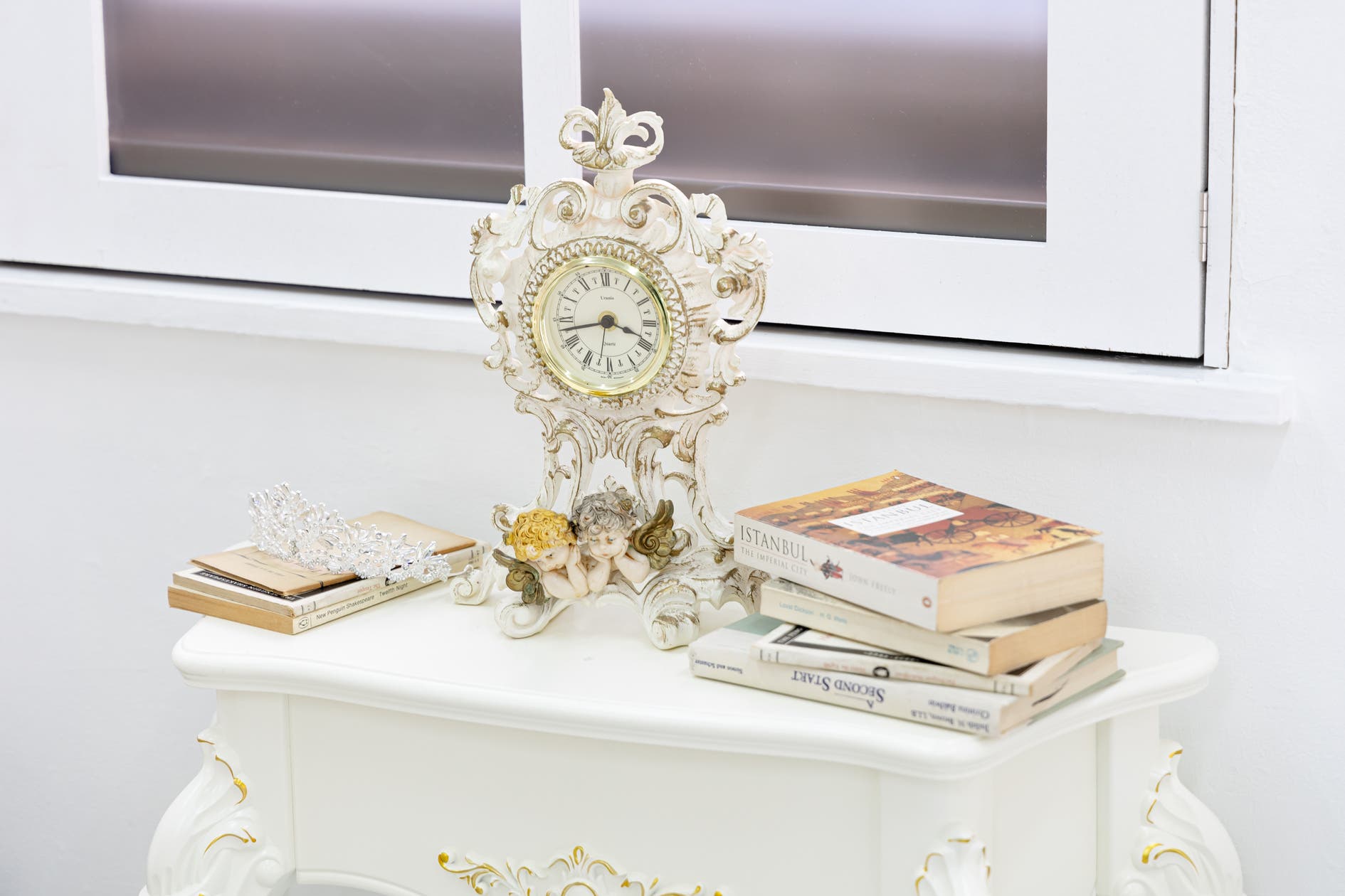 【花溢れる白の世界】大型ドライフラワー・かすみ草｜天蓋ベッド｜猫足バスタブ｜階段｜撮影機材無料の写真15