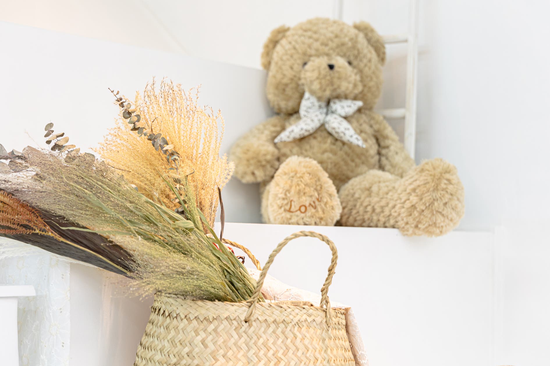 【花溢れる白の世界】大型ドライフラワー・かすみ草｜天蓋ベッド｜猫足バスタブ｜階段｜撮影機材無料の写真19