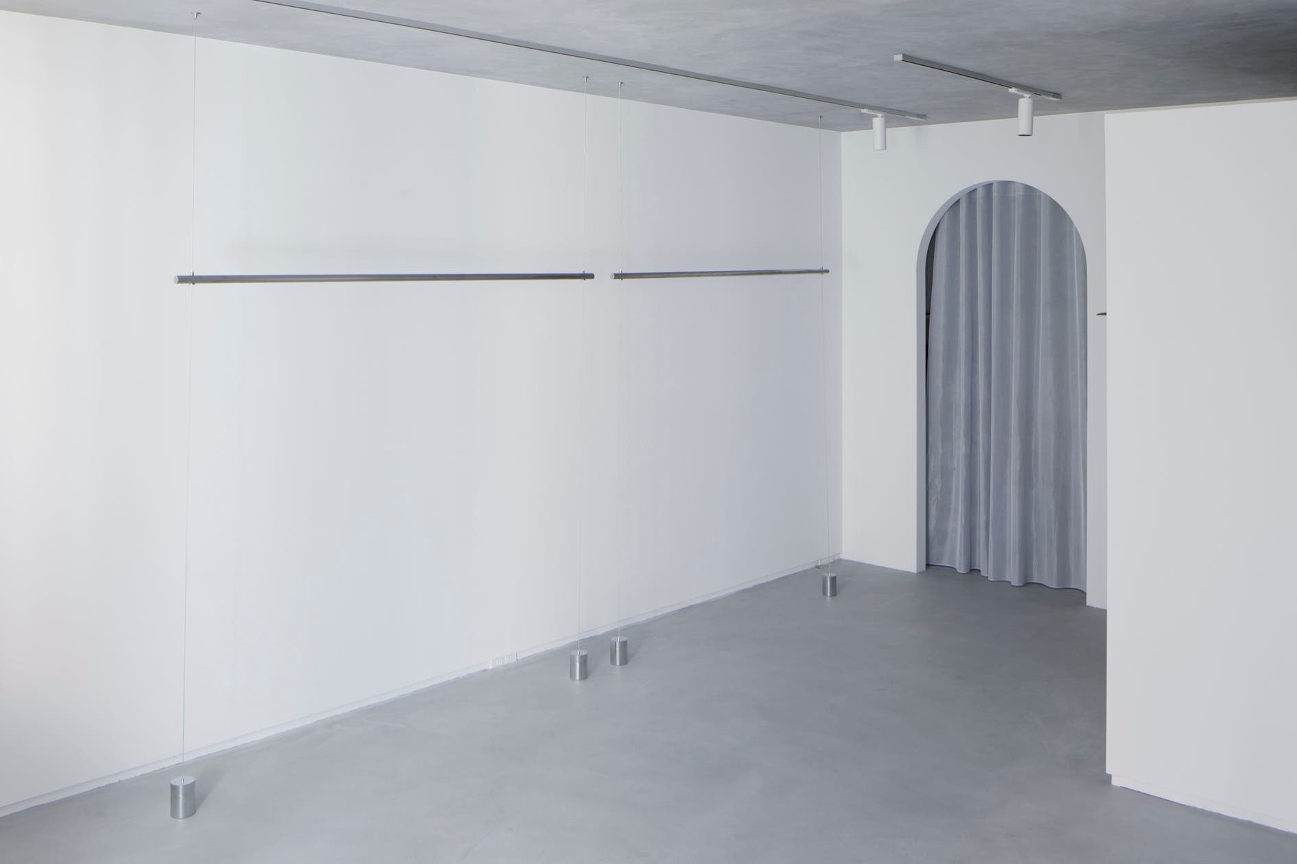 【原宿9分/北参道2分/】１階／白壁／コンクリ壁床／商品撮影／インタビュー取材場所／フォトスタジオ／インタビューの写真9