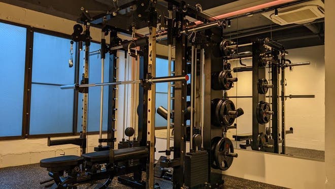 【国領駅】オールインワンマシン、シャワー室完備の完全個室プライベートジムの写真1