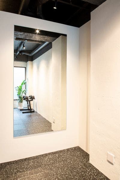 【国領駅】オールインワンマシン、シャワー室完備の完全個室プライベートジムの写真11