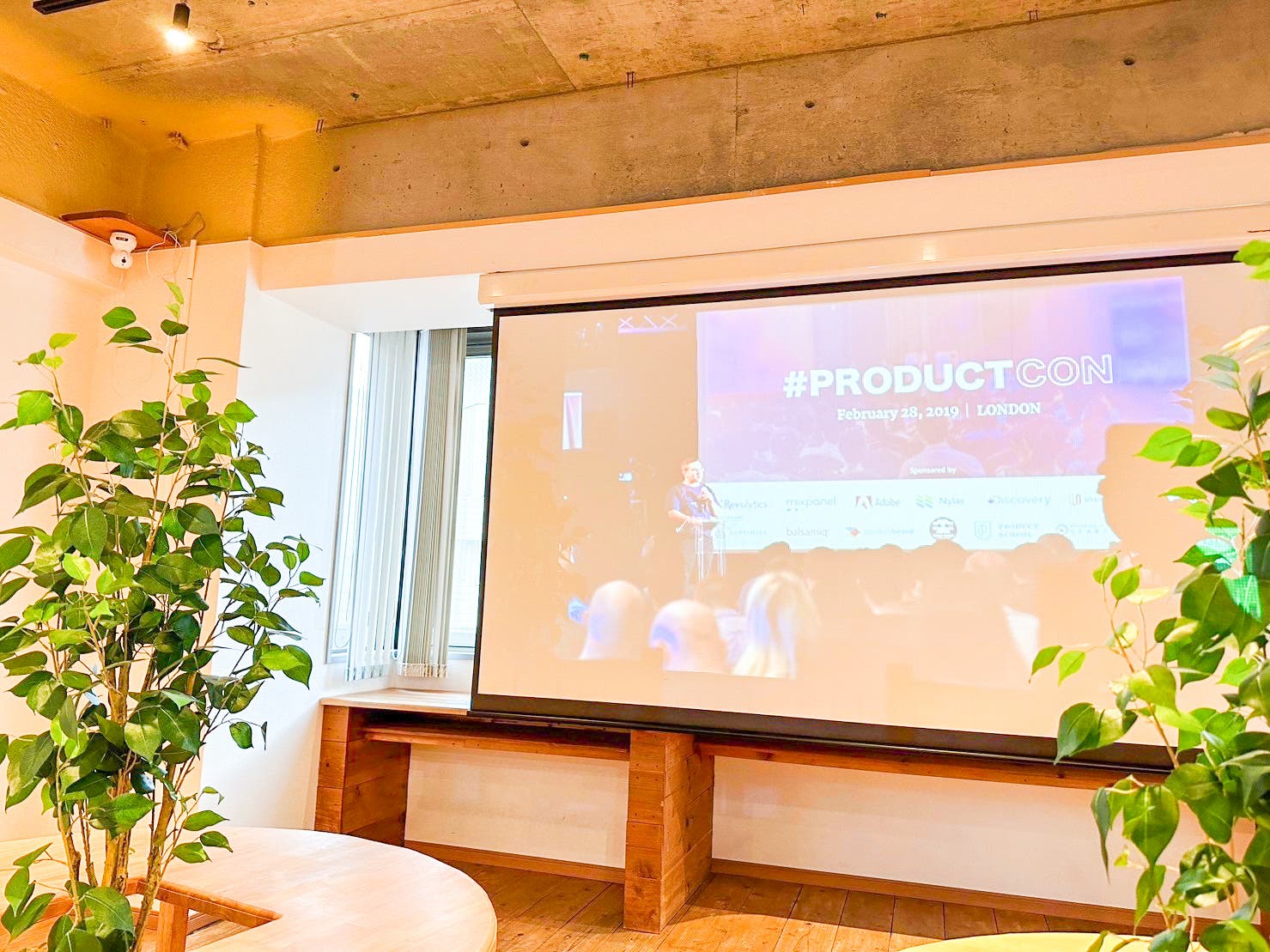 🎉中野駅7分🚶‍♀️最大30名🙆‍♀️ ✨100㌅超大型スクリーン/光回線の写真2