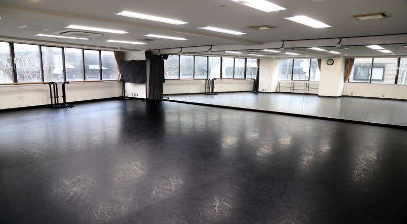 80㎡の広々スタジオ　明大前駅から徒歩2分