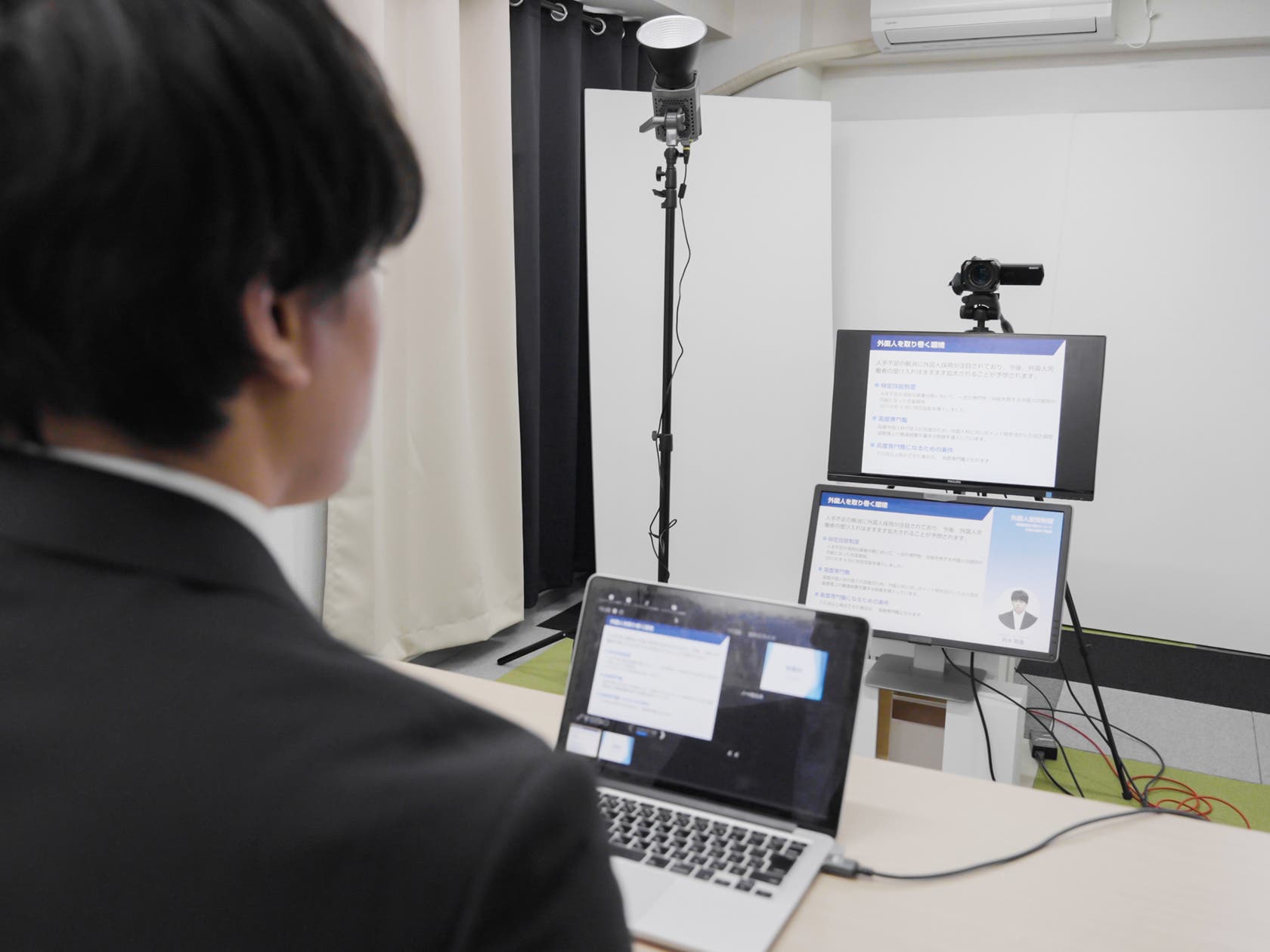 1h2万円（エンジニア/機材込）の時間精算,手ぶら利用OKの渋谷駅前にあるウェビナー配信/動画撮影スタジオの写真4